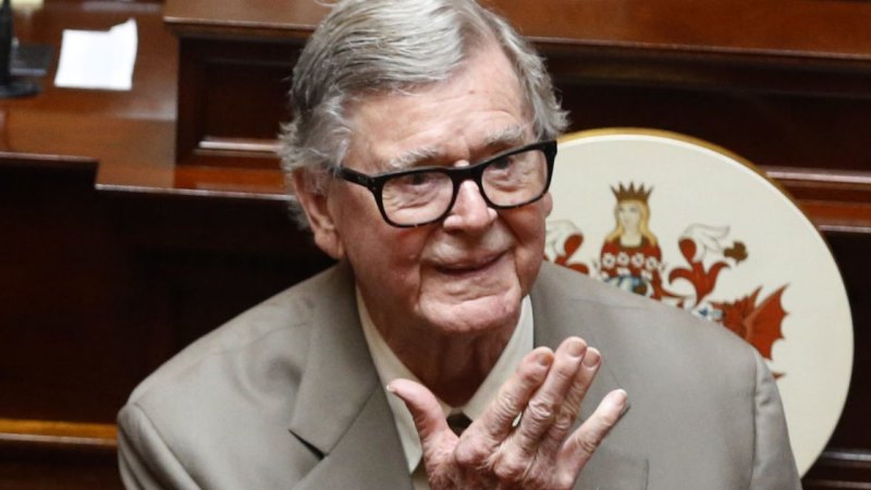 Good night, John-Boy: Earl Hamner Jr, the man behind The Waltons, dies ...