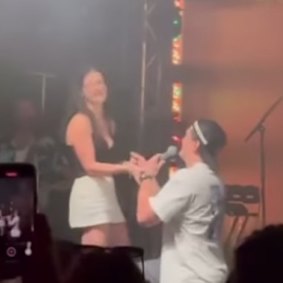 Bootleg Rascal fan’s public proposal rejected on stage
