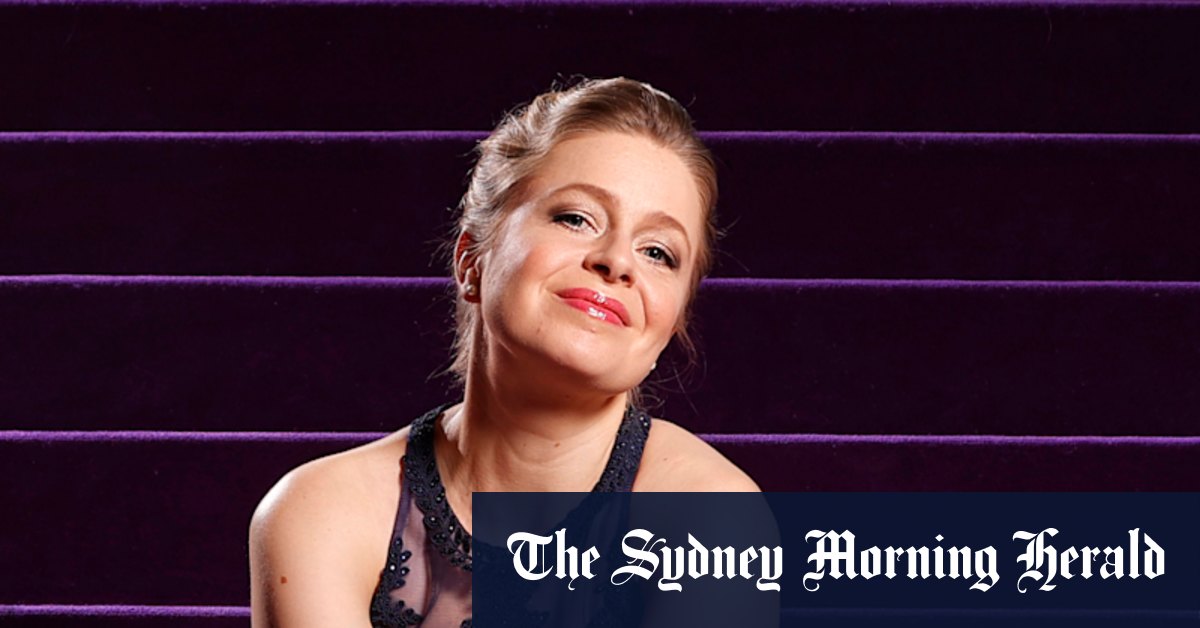 Siobhan Stagg plucked from airport check-in queue to sing with major ...