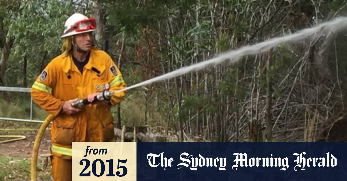 'Back with the crew': Former prime minister Tony Abbott dons the fire ...