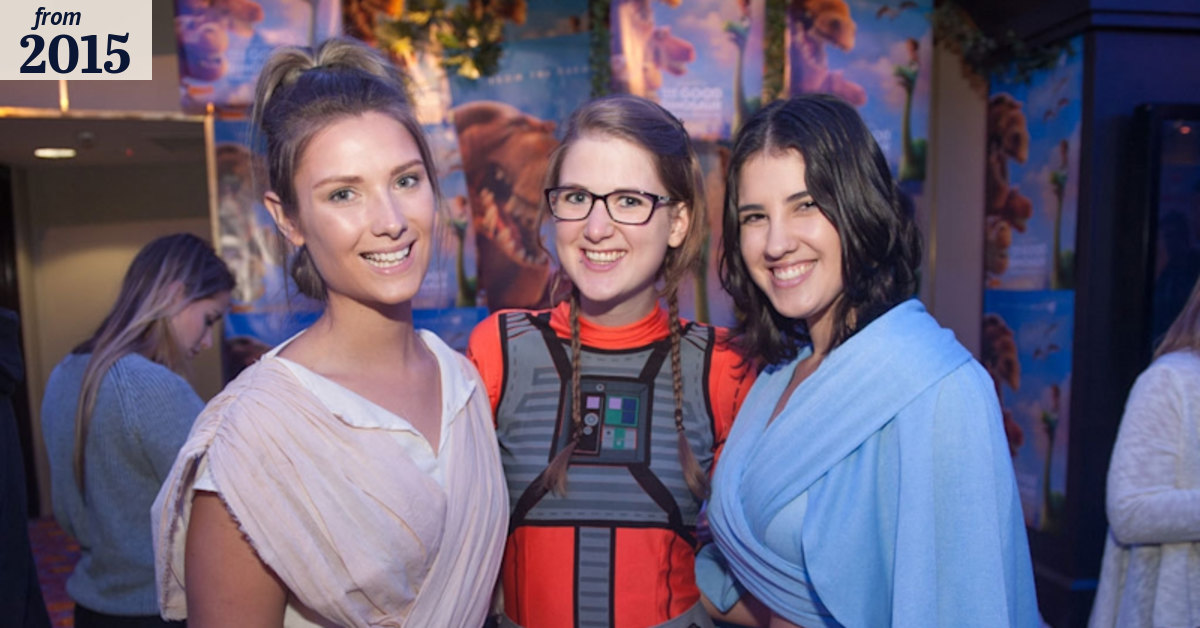 Star Wars: The Force Awakens: Who goes to a midnight screening of Star ...