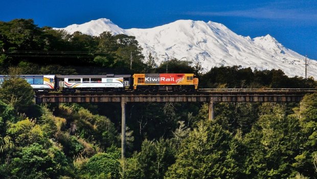 Northern Explorer train, New Zealand North Island: Spectacular axed ...