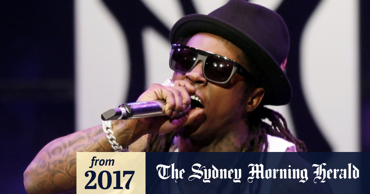 Rapper Lil Wayne in hospital after seizure