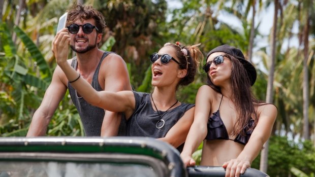 third wheel pictures