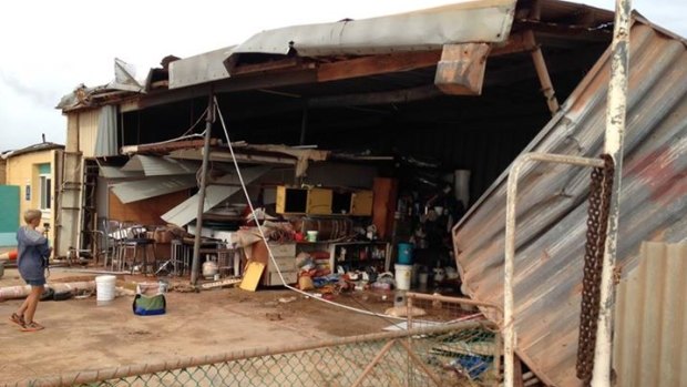 Cyclone Olwyn weakens but destructive winds still hitting coastal WA