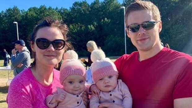 American Airlines first-class passenger gives up seat for mother with ...