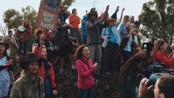 Council slammed for facilitating 'illegal' Roe 8 protests
