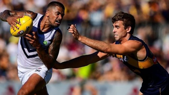 Bradley Hill claims Dockers Doig Medal for 2017