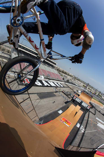 Kevin Robinson, soaring BMX star, dies at 45