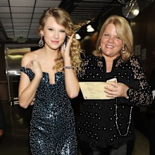 Taylor Swift's family explained: All about Scott, Andrea and Austin ...