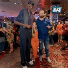 Former Harlem Globetrotter, America's tallest man George Bell dies aged ...