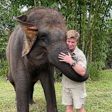 Robert Irwin spotted with wildlife photographer Ashleigh Scully ...