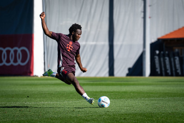 Football news 2025: Nestory Irankunda transferred to Grasshopper Club ...