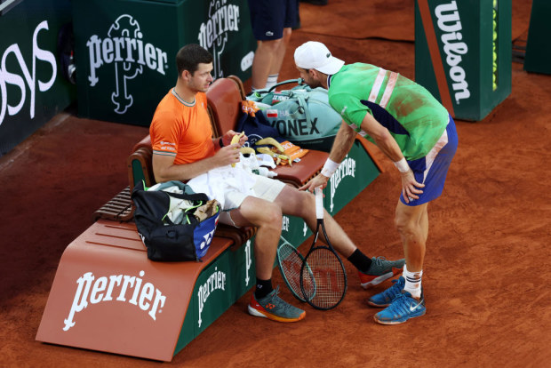 French Open news 2024: Hubert Hurkacz asks for permission to request new chair umpire; Grigor ...