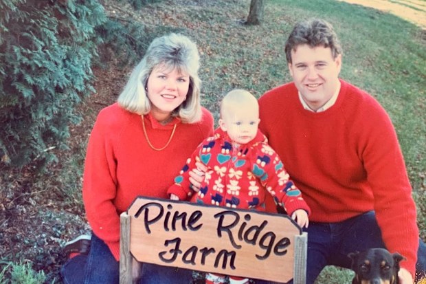 Taylor Swift's family explained: All about Scott, Andrea and Austin ...