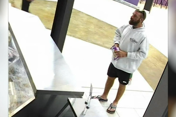 Brisket bandit caught on camera stealing beef from Perth's Rump Shakers ...