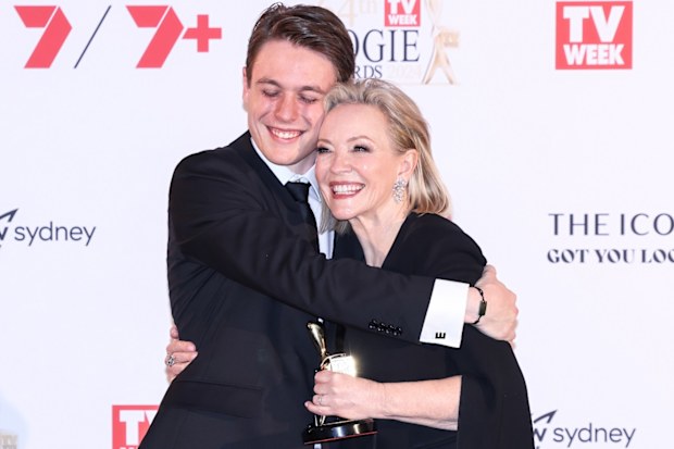 Rebecca Gibney opens up about heartbreaking mental health struggle in ...