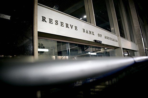 Interest rates forecast, predictions: Default risk looms for 100,000 ...