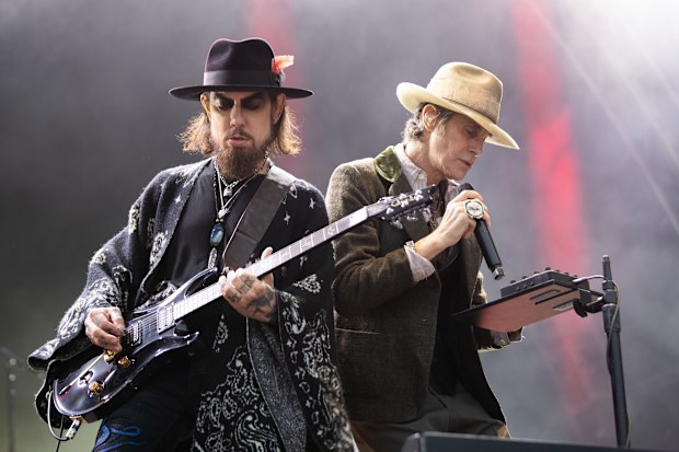 Jane's Addiction cancels all remaining tour dates as Perry Farrell ...