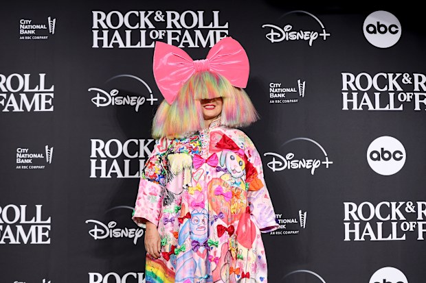 Australian singer Sia admits to having surgery in message to fans ...