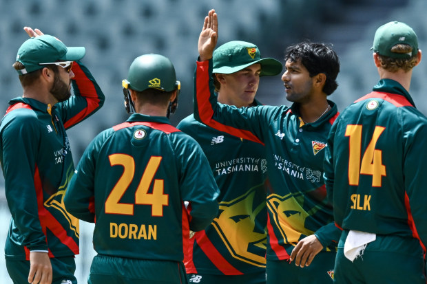 Cricket news 2025: Nivethan Radhakrishnan's ambidextrous bowling ...