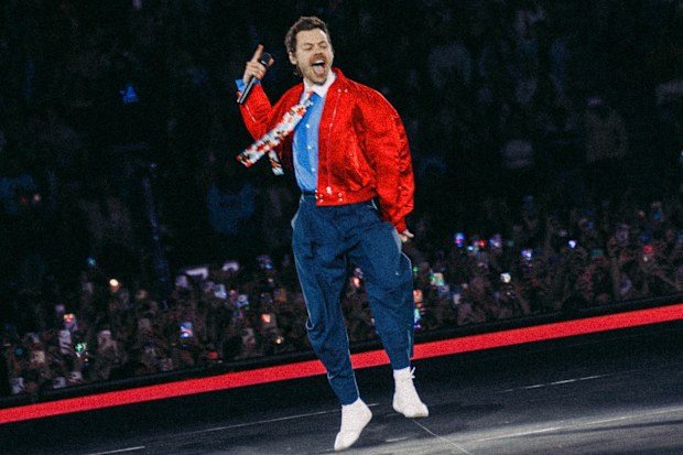 Together, Together world Tour: Harry Styles responds to fans' criticism ...