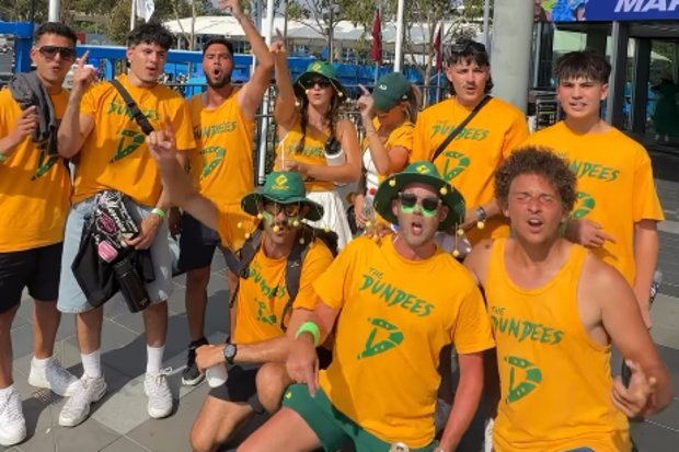 Australian Open tennis 2026: The Dundees cheer squad, Aussie fans ...