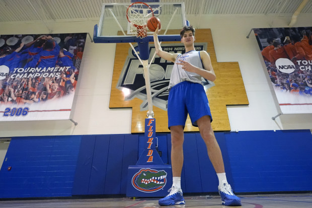 College basketball news 2024: Olivier Rioux, Florida Gators, tallest ...