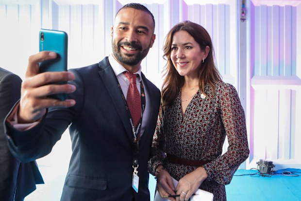 Princess Mary poses for selfies in Kenya during UN population summit ...