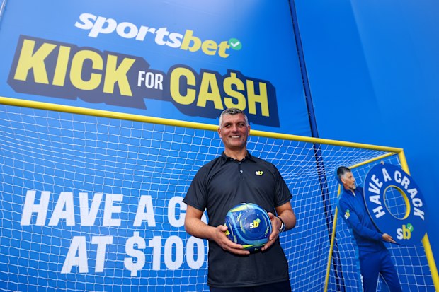 Football news 2025: John Aloisi on winning penalty kick Socceroos 2005 ...
