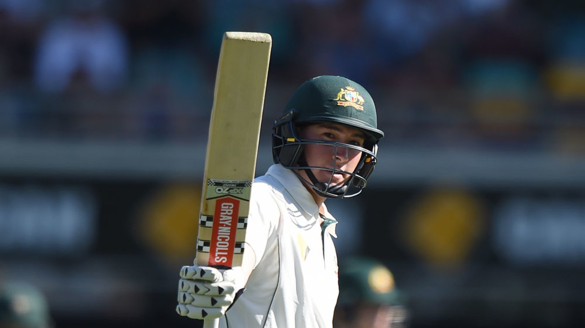 Renshaw scores half century