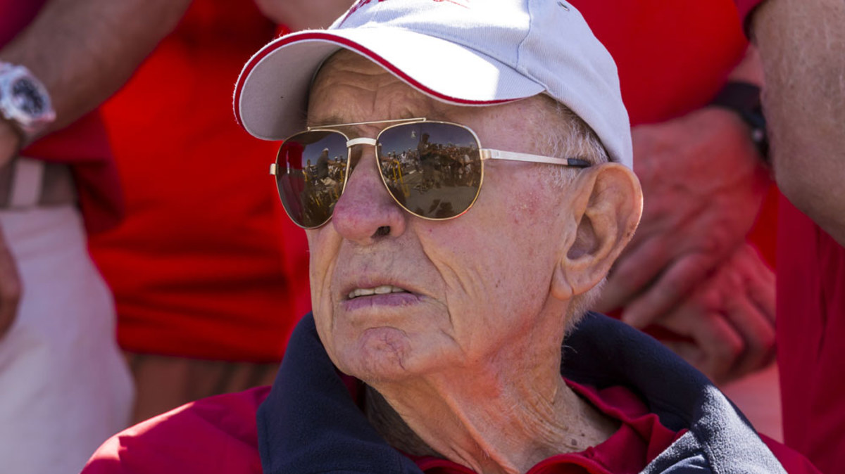 Wild Oats XI owner Bob Oatley dead at 87