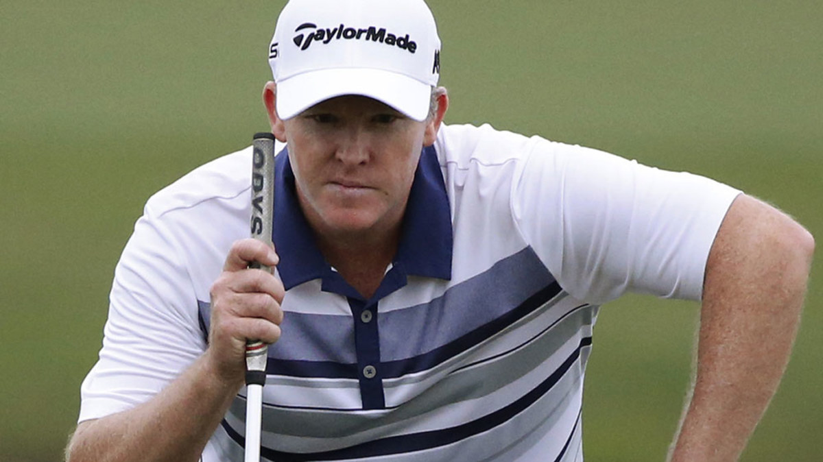 Fraser shares lead in WGC golf