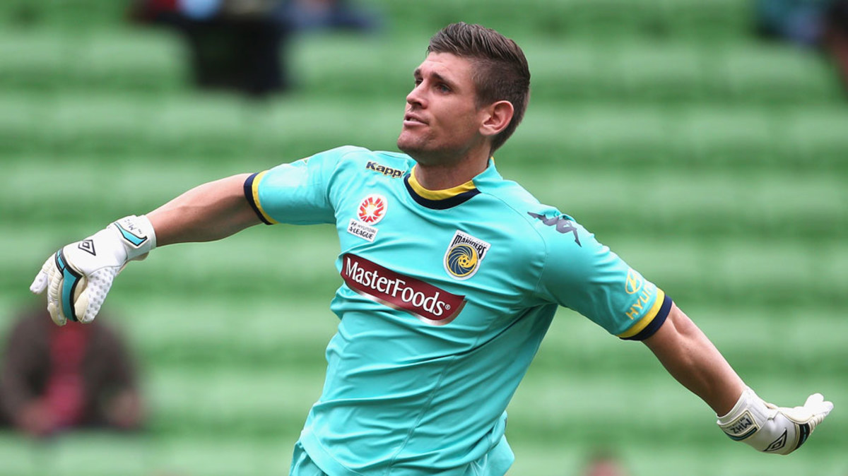 Liam Reddy signs with Wanderers