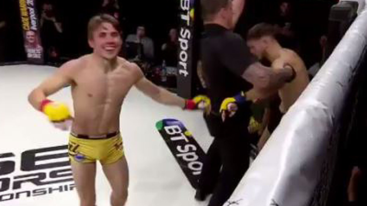 MMA fighter Nathaniel Wood's unbelievable comeback TKO win in Cage ...