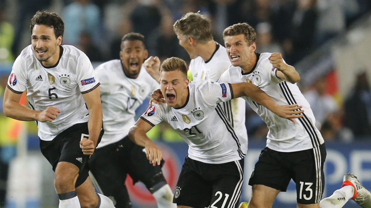 Germany progress at Euro 2016