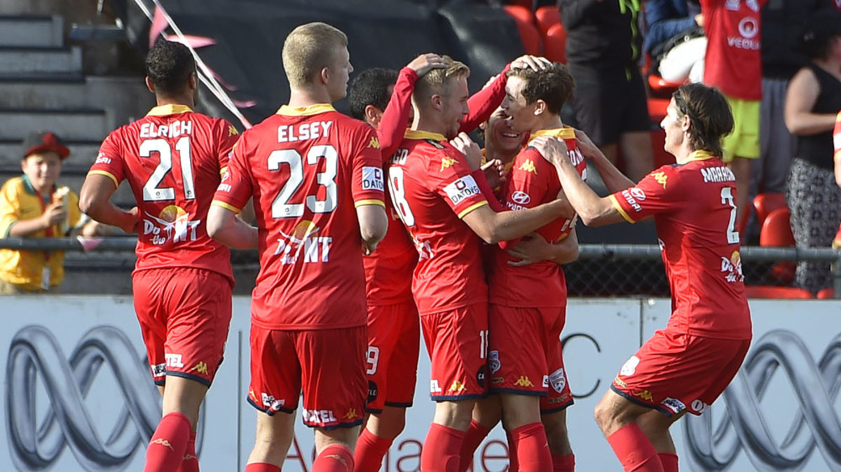 Reds rout 10-man Phoenix in A-League