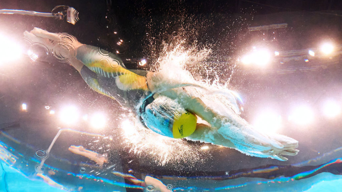 Paris 2024: 4x200m women's freestyle relay, Jaime Perkins, changeover ...