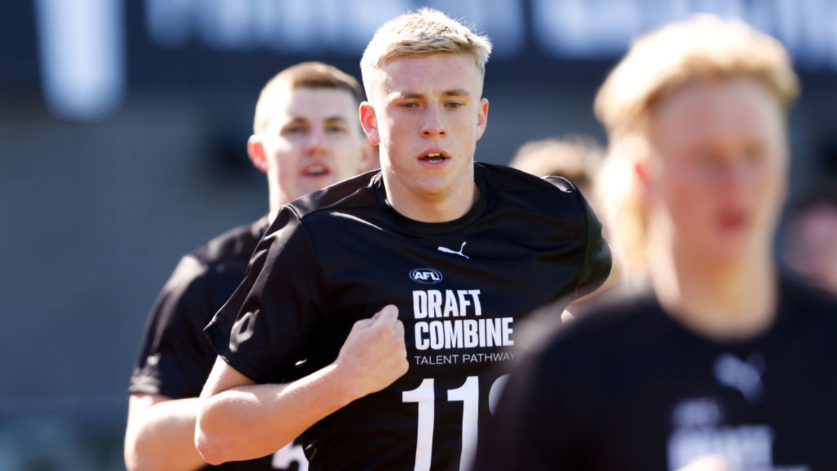 AFL News 2023: New Essendon draftee Nate Caddy tackles Jayden Laverde ...