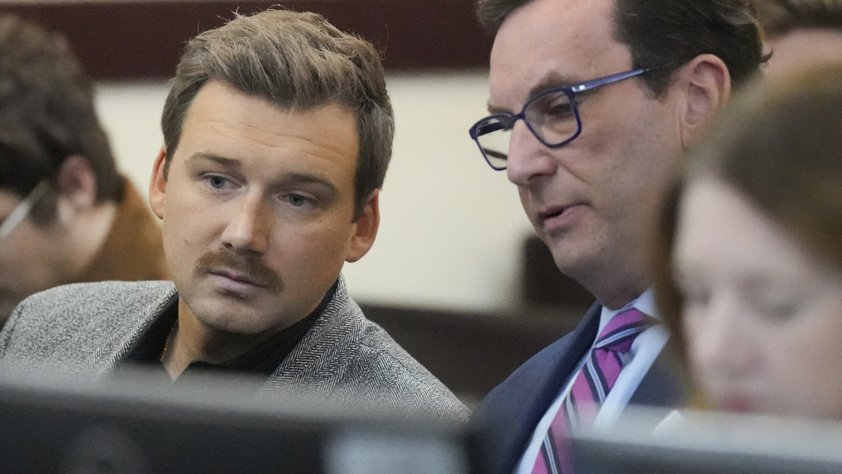 Morgan Wallen News: Country star Morgan Wallen sentenced in chair ...