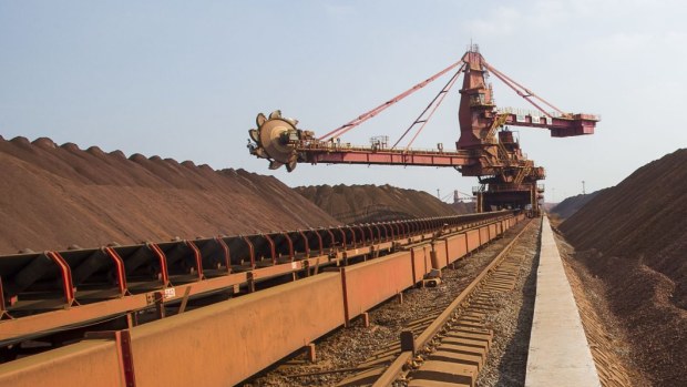 China's iron ore stockpile tops 100m tonnes