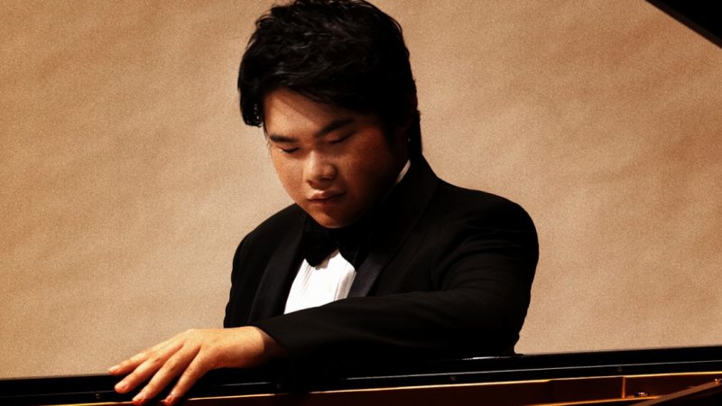 Nobuyuki Tsujii subsumes his ego as he focuses on beauty