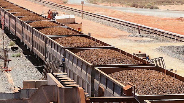 Cliffs Natural posts wider quarterly loss on iron ore drop