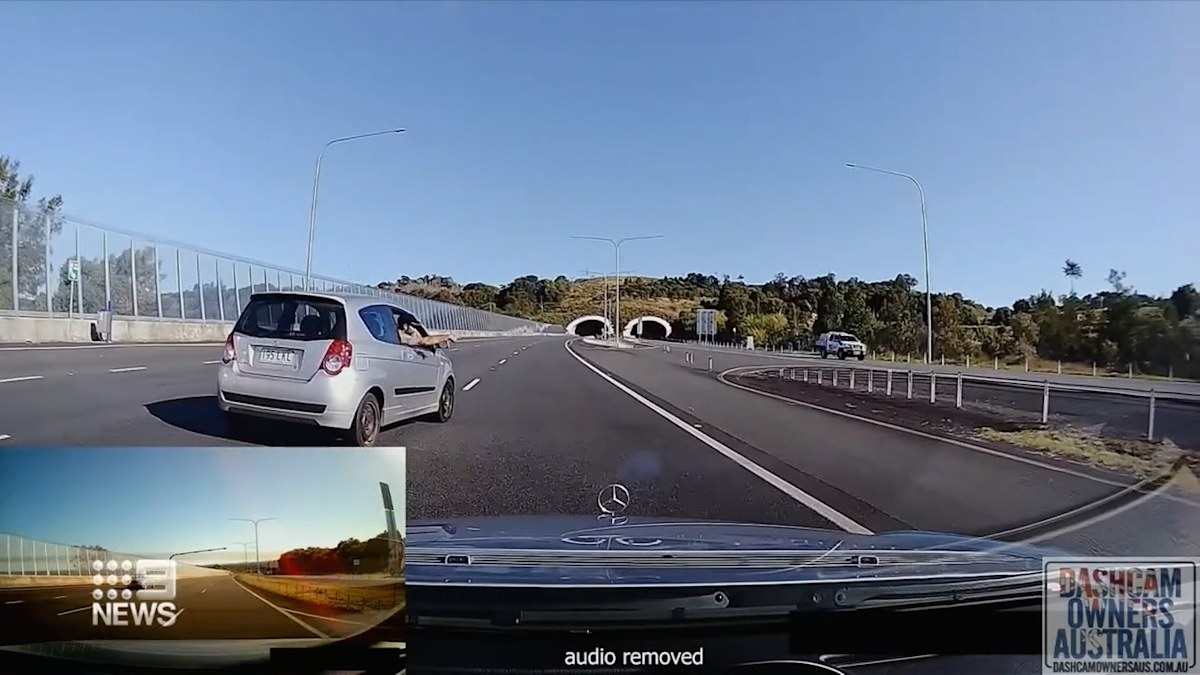 Terrifying dashcam footage of axe-wielding driver in road rage incident ...
