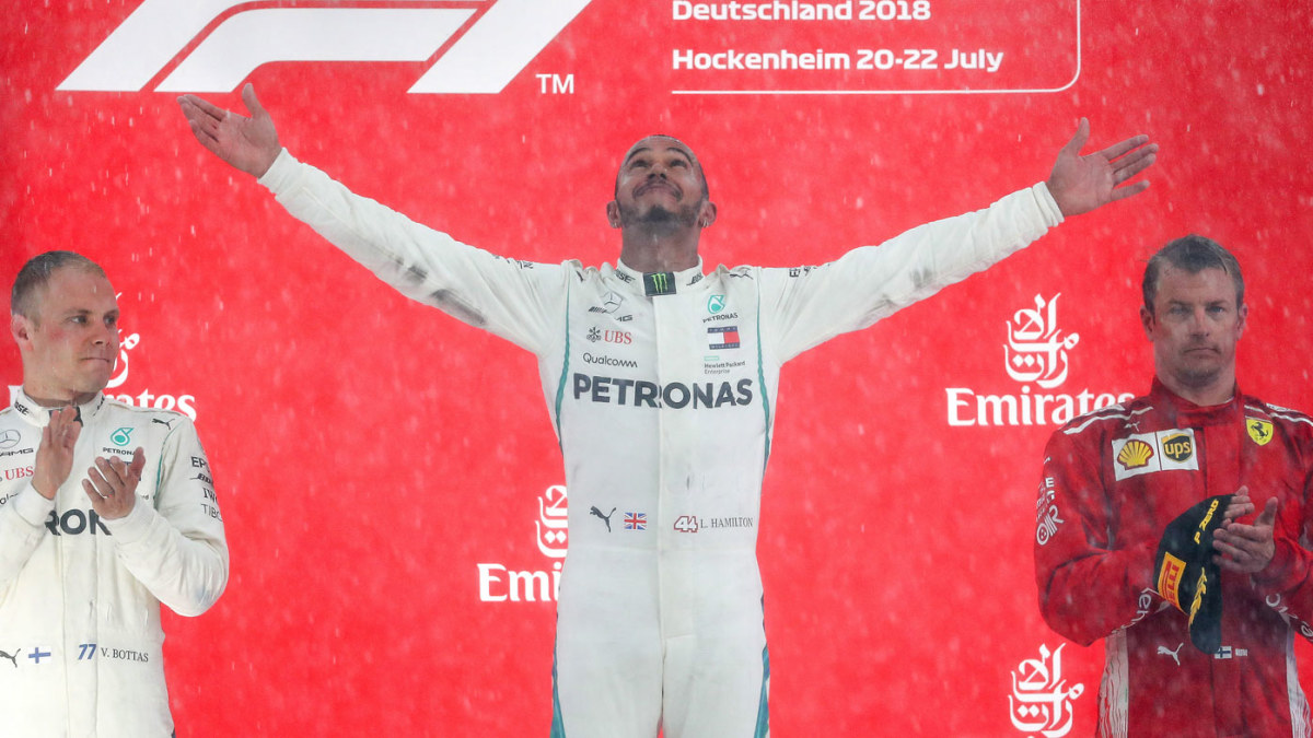 Former F1 world champion Jacques Villeneuve says Lewis Hamilton carries ...