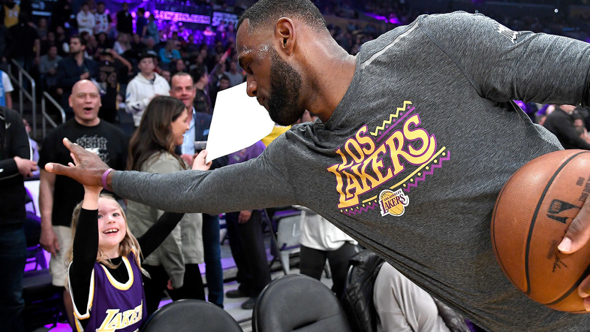 NBA News: League warns players toa void high-fiving fans