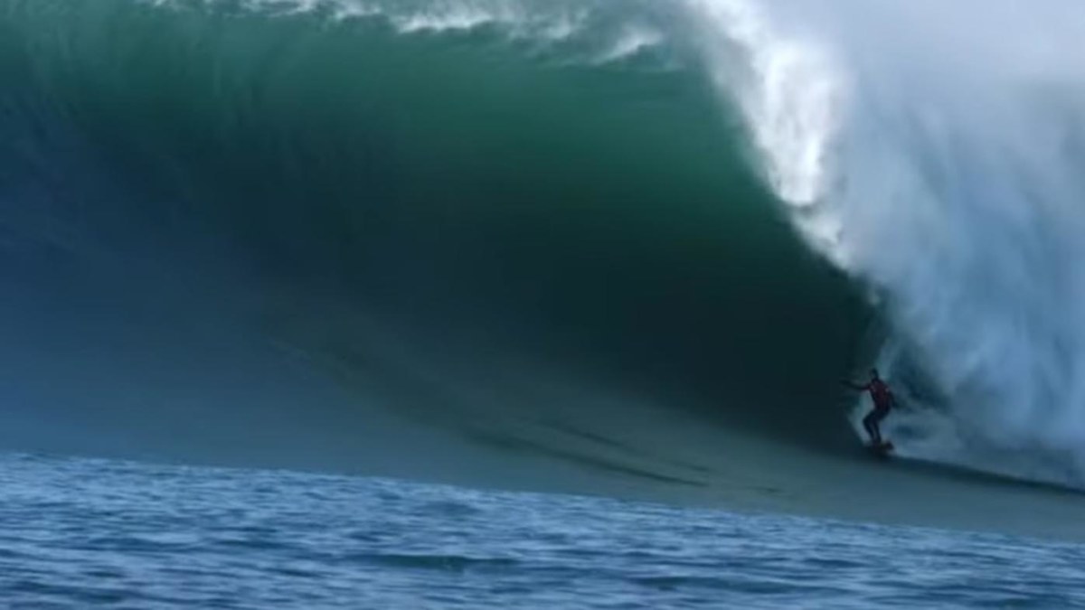 Pete Mel Mavericks 'wave of the decade' video | Legend scores iconic ...