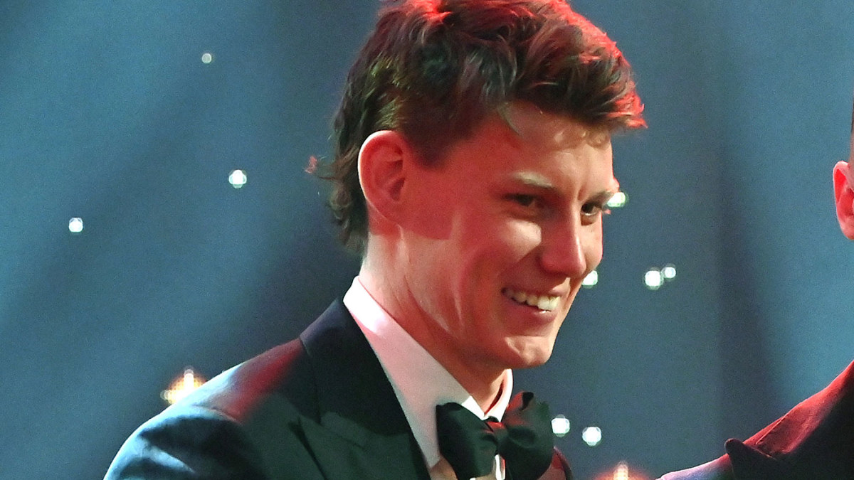 AFL Brownlow Medal: Sam Walsh 30 votes stuns, as Ollie Wines Port ...
