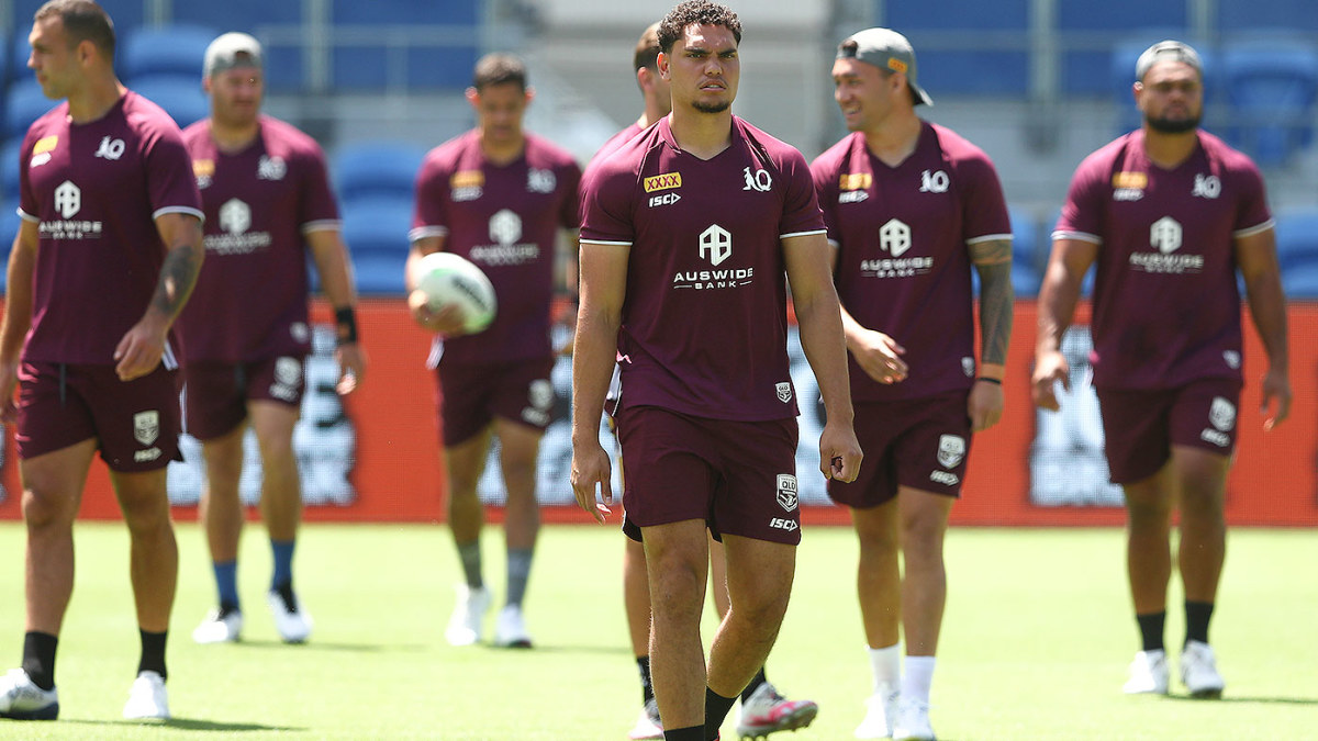 Origin: Maroons Xavier Coates goes down with shoulder injury