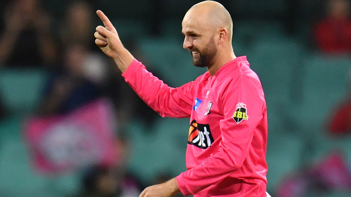 Nathan Lyon's huge call on Sydney Sixers captain Moises Henriques